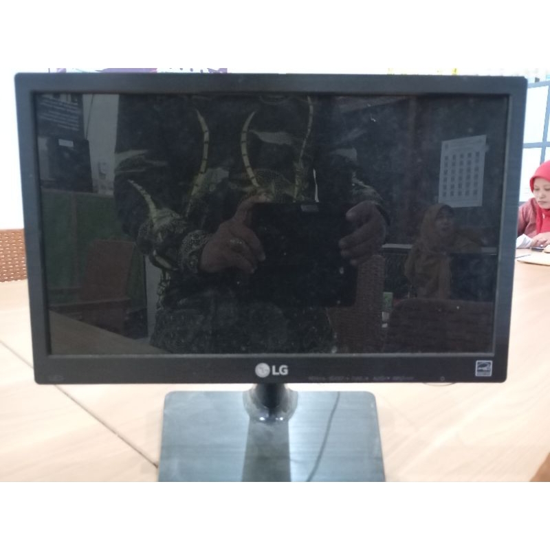 Jual monitor LG 16", wide vga only | Shopee Indonesia