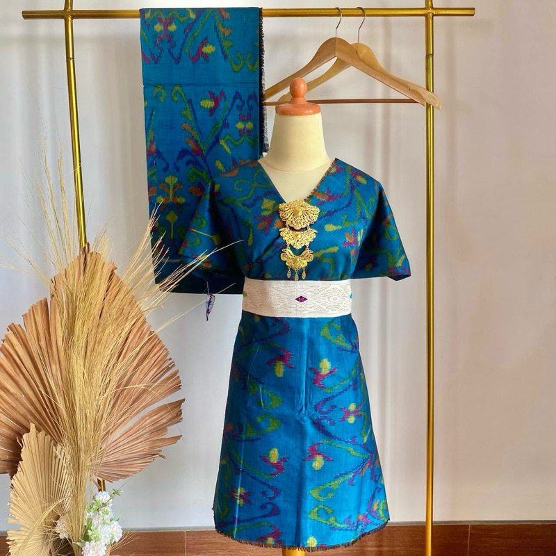 Jual KAIN TENUN ENDEK KHAS BALI MOTIF PATRA ANTIK WARNA BIRU EMERALD ...