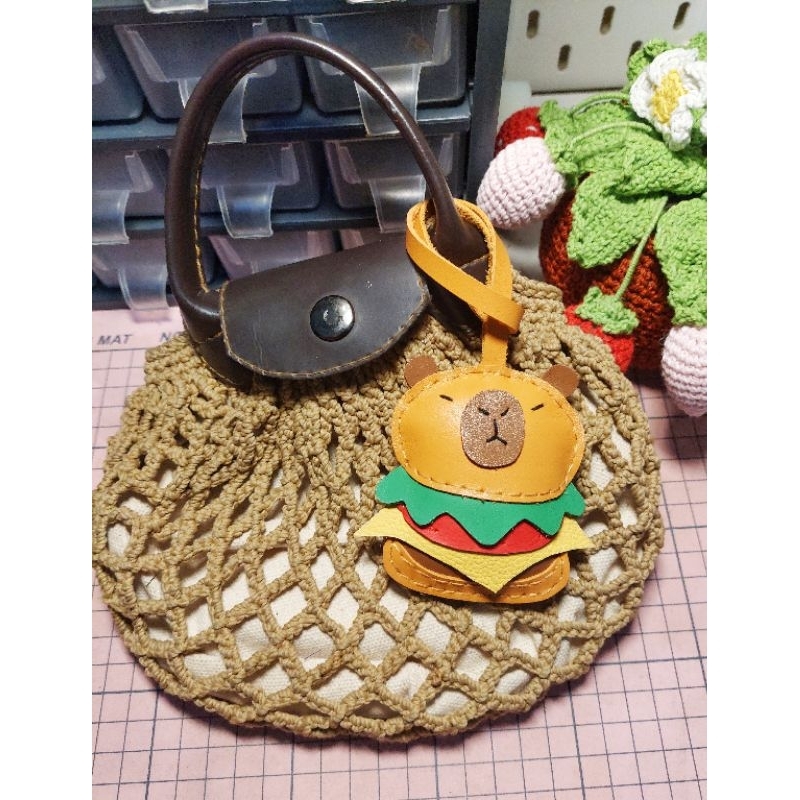 Jual Capybara Burger Bag Charm | Shopee Indonesia