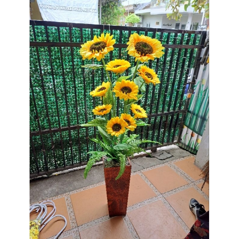Jual Bunga matahari artificial bunga jumbo kuntum 10 berikut vas kayu ...