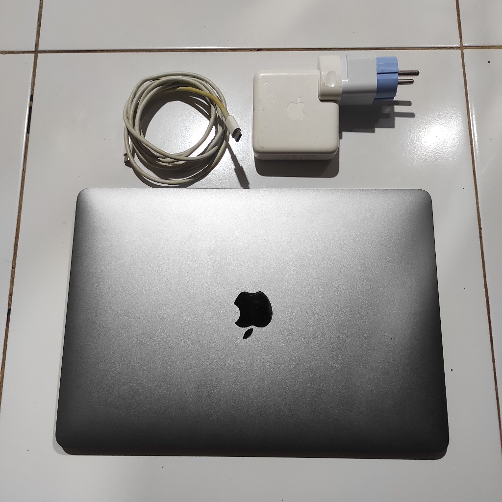 Jual Macbook pro 2017 8/256 13 inchi minus layar flexgate | Shopee ...