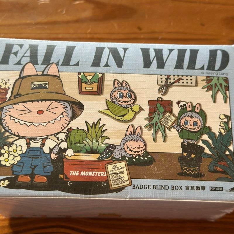 Jual LABUBU FALL IN WILD PIN BADGE | Shopee Indonesia