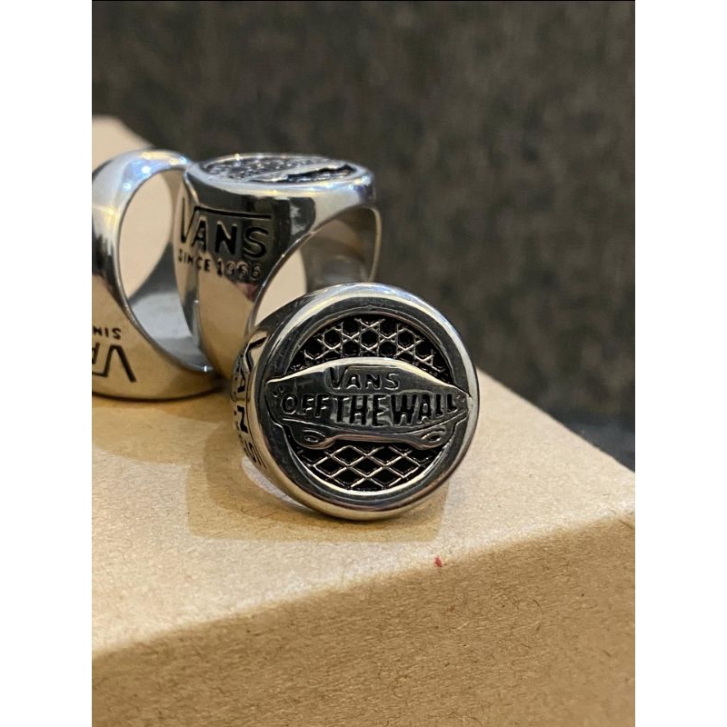 Jual Vans Ring Off The Wall | Shopee Indonesia