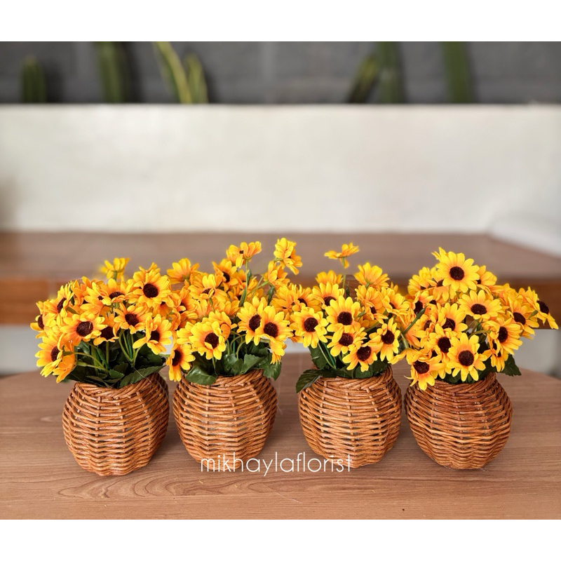 Jual Bunga matahari artificial plus vas rotan | Shopee Indonesia