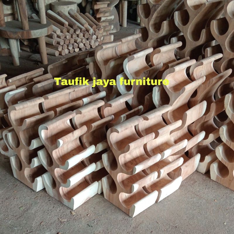Jual Tempat minuman botol kayu trembesi / rak botol kayu suar | Shopee ...