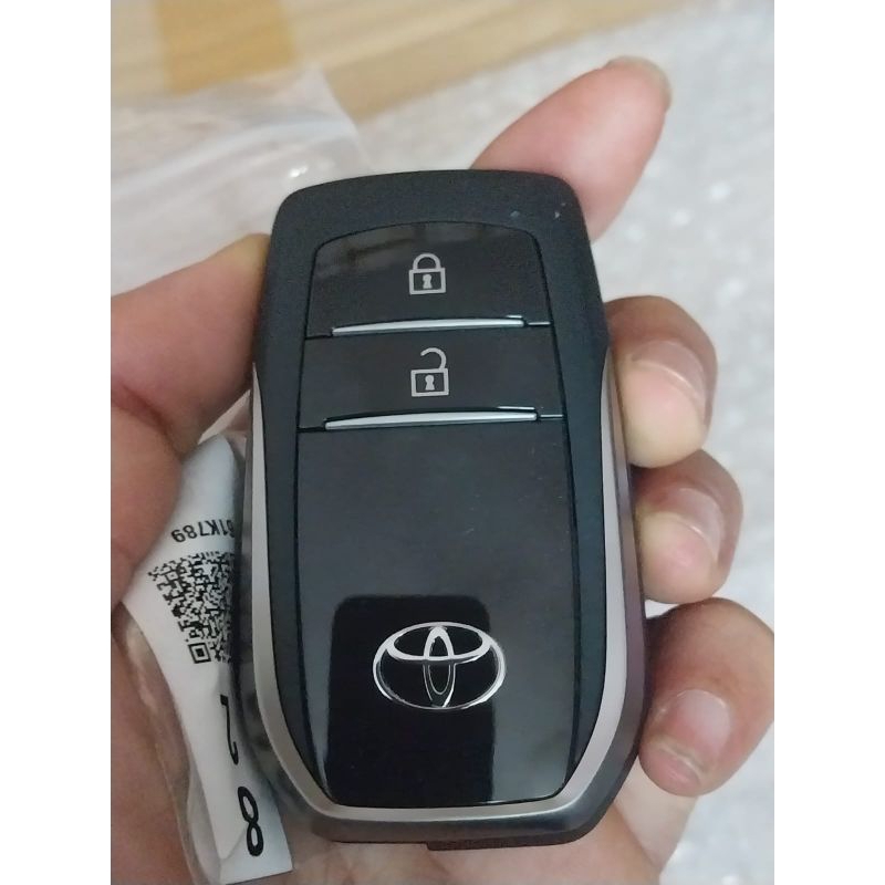 Jual Remote Smarkey Keyless Innova Zenix Type G & V Asli | Shopee Indonesia
