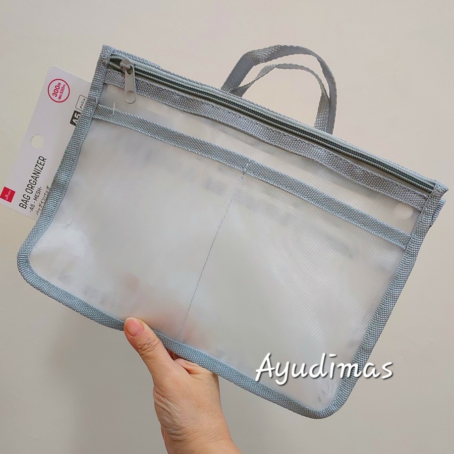 Jual Travel Organizer Mesh Pouch for Bag - Kantong organisir - Daiso ...