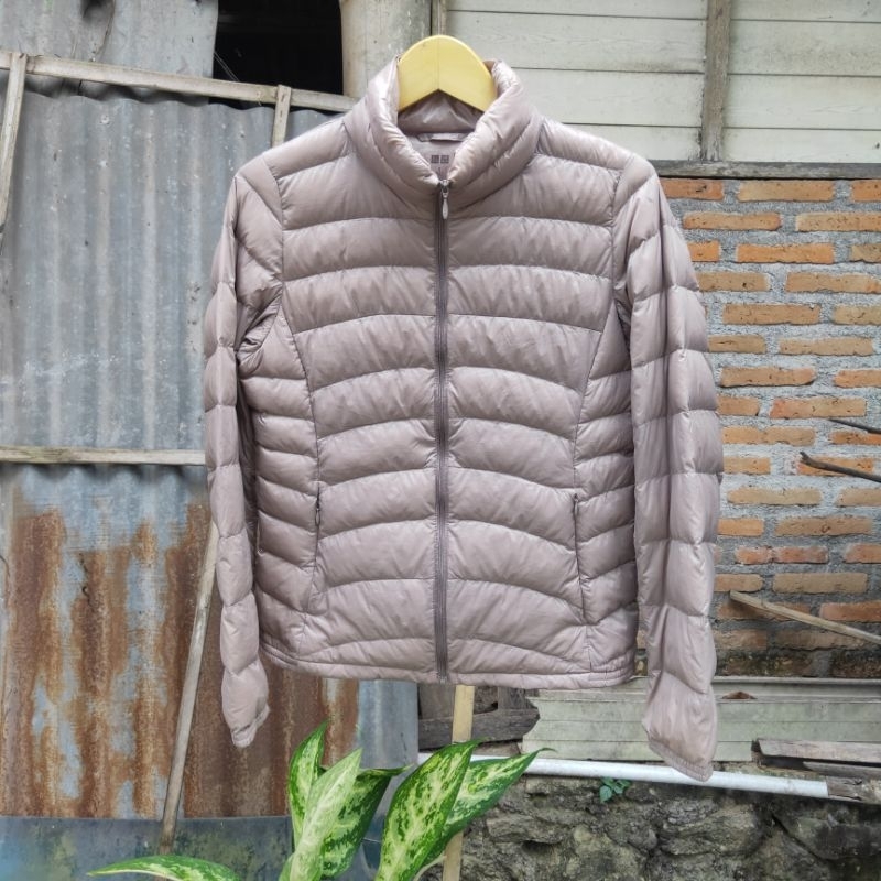 Jual Uniqlo Bulang Ultralight ( S ) | Shopee Indonesia