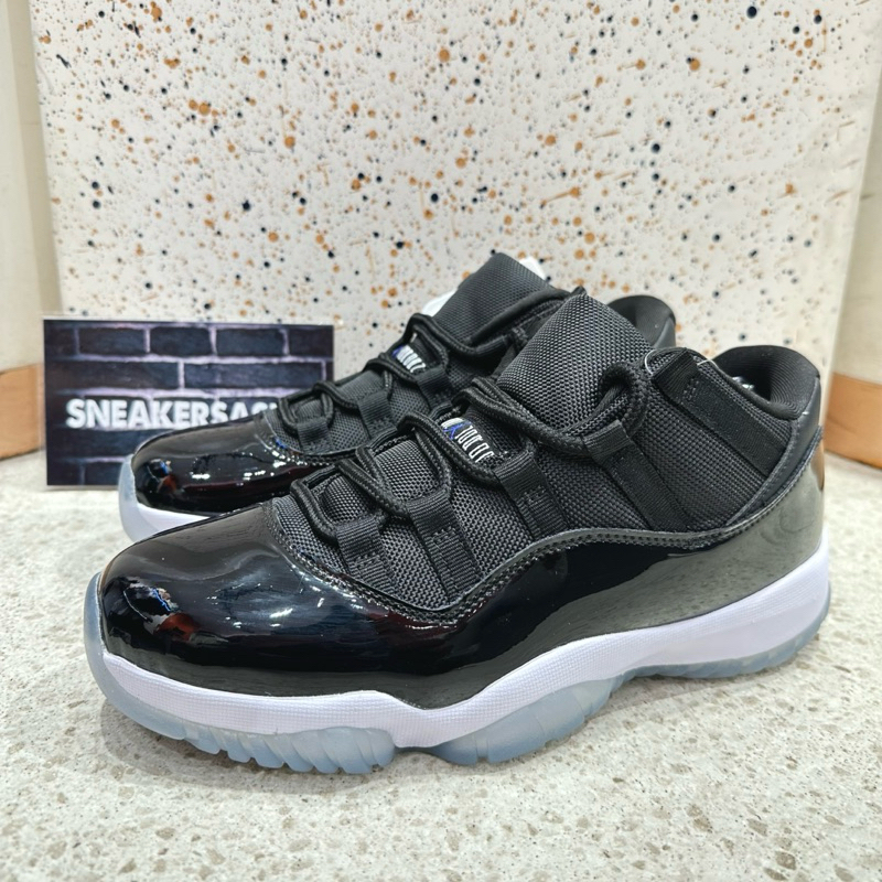 Jual Sepatu Jordan 11 Retro Low Space Jam | Shopee Indonesia