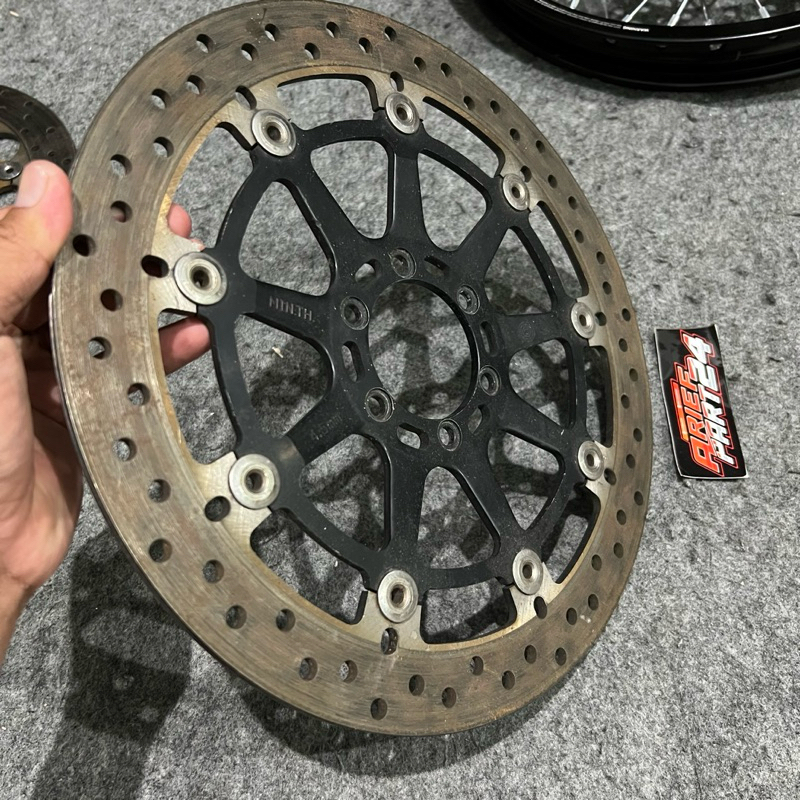 Jual piringan cakram brembo ktm duke 320mm original copotan kondisi ...