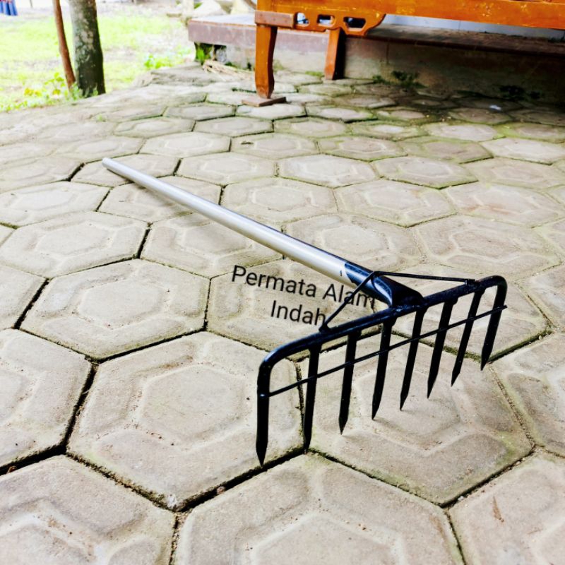 Jual Garuk pipa besi gigi 8 - Alat garukan sampah,garukan rumput bahan ...