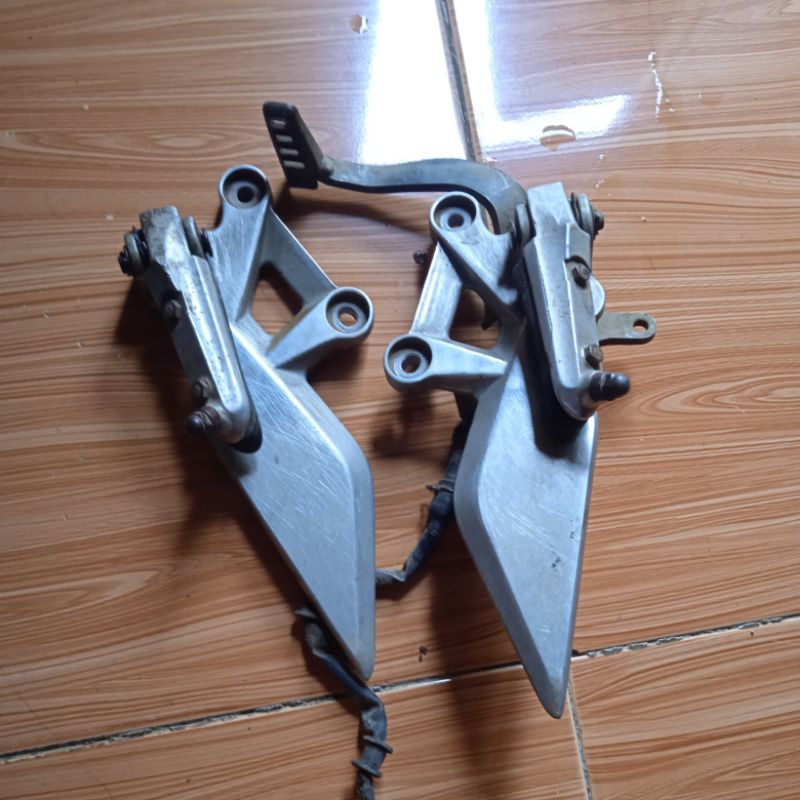 Jual step depan copotan original cb150r old | Shopee Indonesia