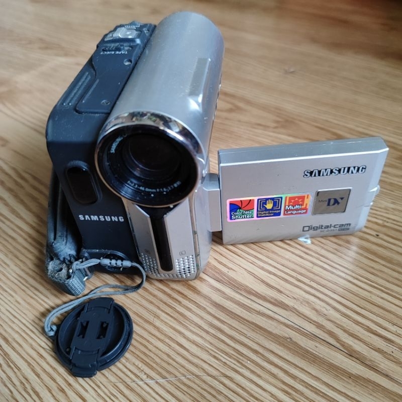 Jual aneka handycam jadul untuk pajangan atau display properti vintage ...