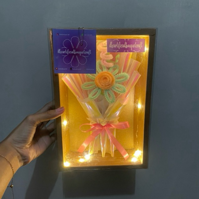 Jual Buket Bunga Dalam Box Bisa Menyala Buket Bunga Bunga Kawat Bulu ...