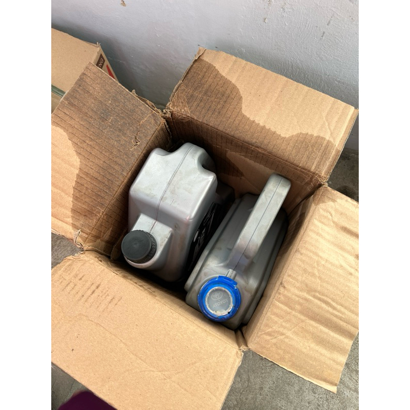 Jual OLI BEKAS 8L | Shopee Indonesia