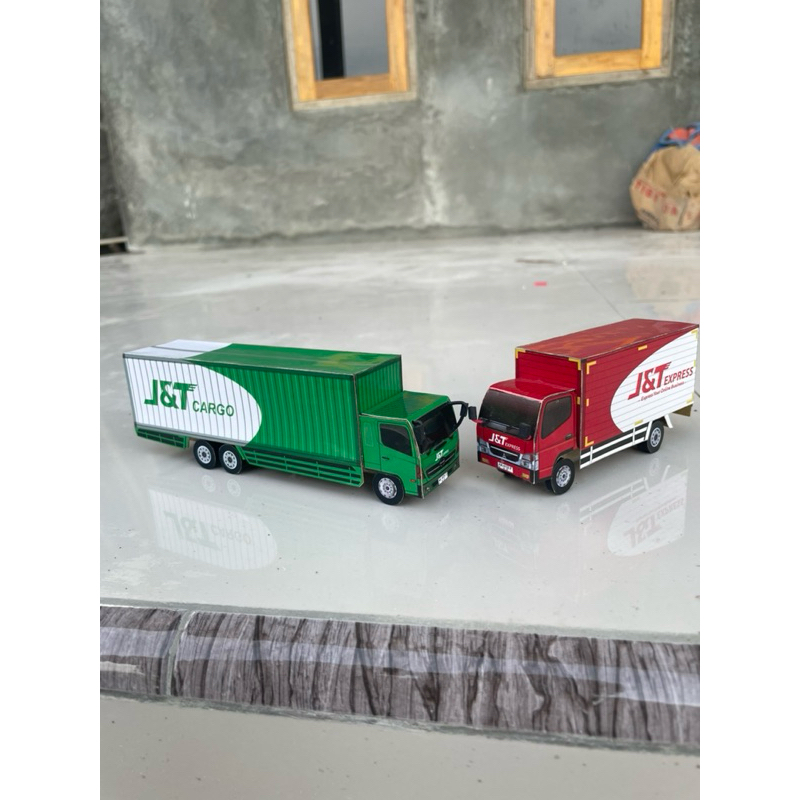 Jual Miniatur Truk Box Hino / Canter JNT (Roda Bisa Berputar) | Shopee ...