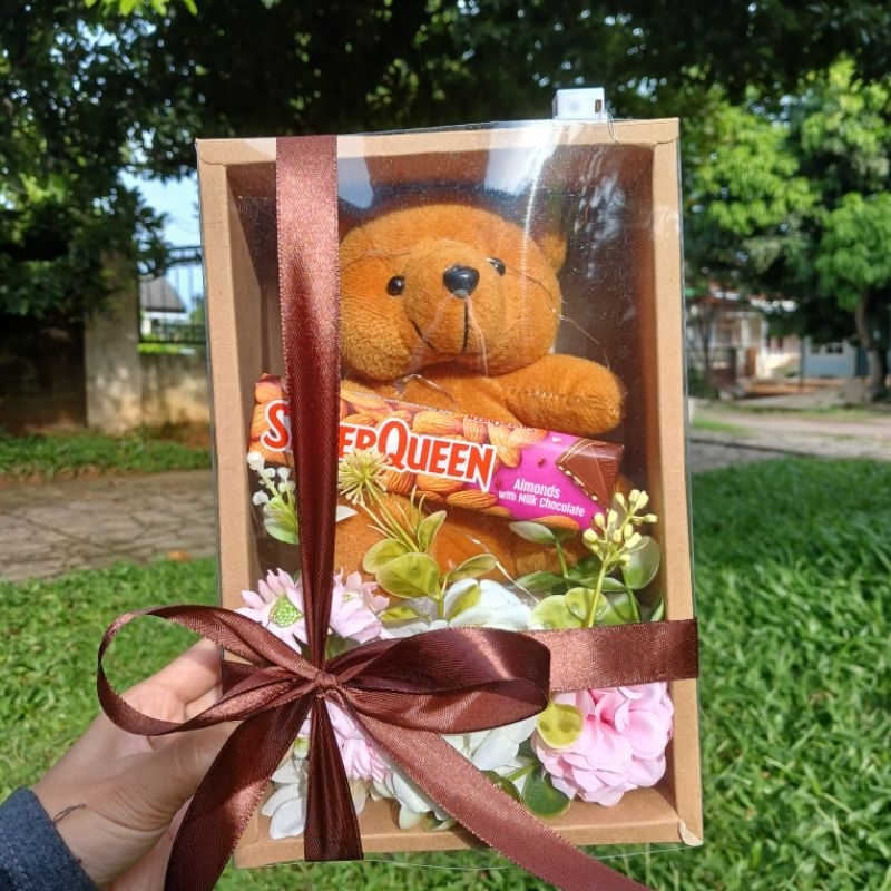 Jual GIFT BOX LED BONEKA COKLAT SILVERQUEEN / IDE KADO WISUDA UNIK BOX ...