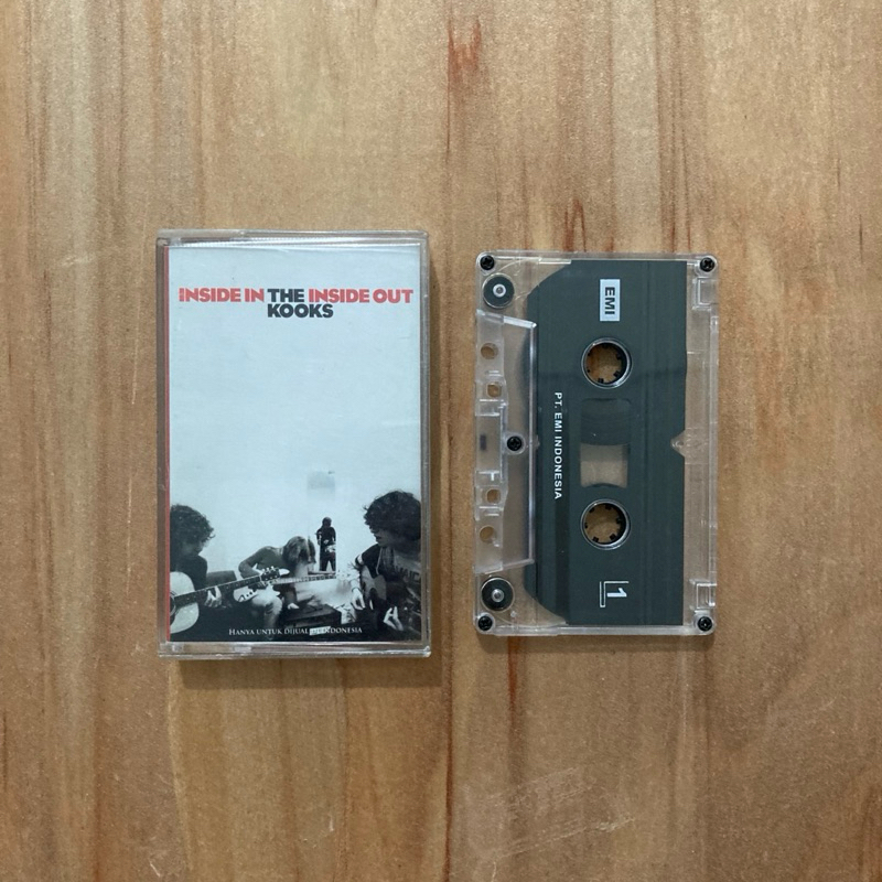 Jual Kaset Pita The Kooks Inside In Inside Out Original Walkman Discman Disc Tape Boombox CD The ...