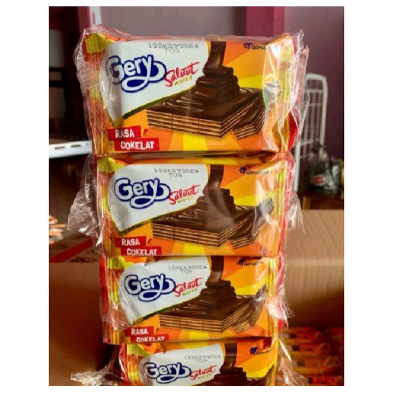 Jual Gery Potek Saluut wafer coklat 10 × 15 gram | Shopee Indonesia