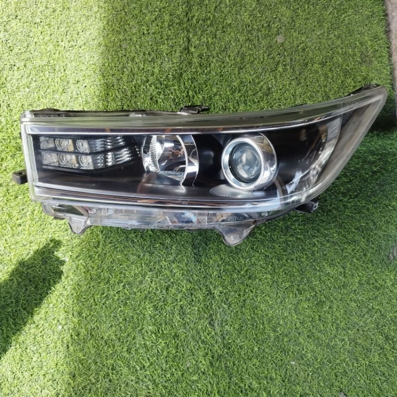 Jual Headlamp Lampu Depan Innova Reborn Type Q 2016 2017 2018 2019 Kiri ...