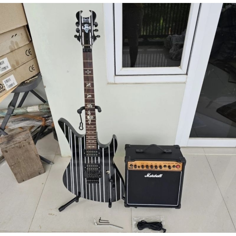 Jual Gitar schecter synyster gates plus ampli dan kabel jack siap pakai ...