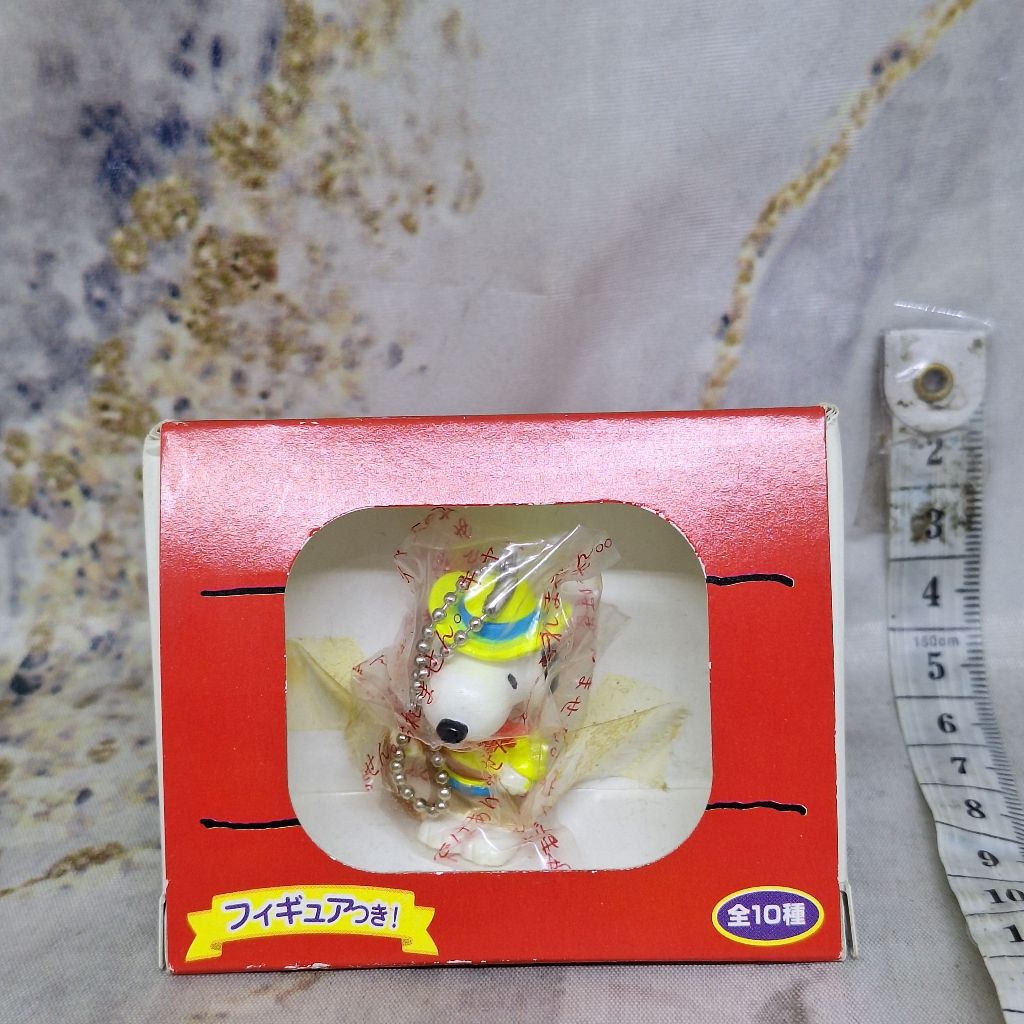 Jual Snoopy Cowboy Lasso Yellow Hat Mini Figure Keychain Gantungan ...