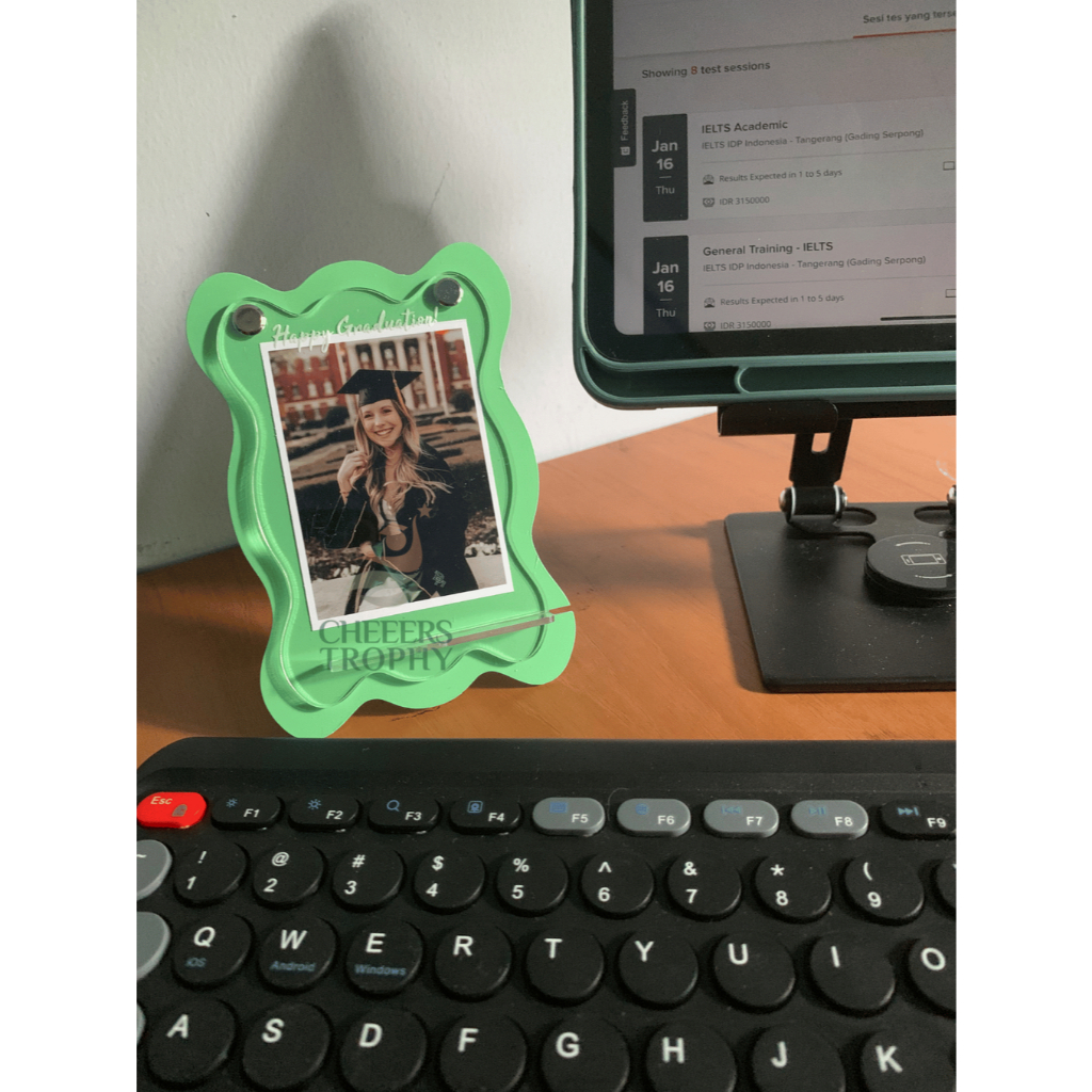 Jual Frame Free Cetak Foto 2R Frame Akrilik Custom Grafir Bonus Foto ...