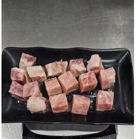 Jual Beef Saikoro Steak/ Saikoro beef cube Premium Meltique/Saikoro ...