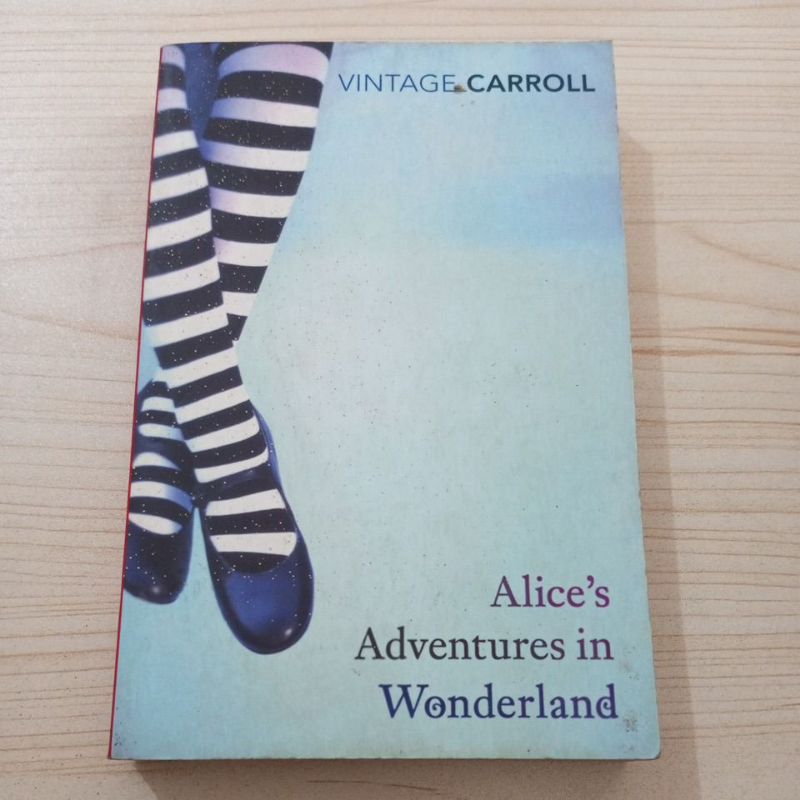 Jual NOVEL ALICES ADVENTURES IN WONDERLAND AND THROUGH THE LOOKING ...