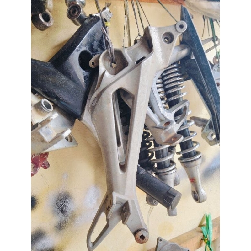 Jual fustep step Supra x125 bagian kanan original copotan motor siap ...