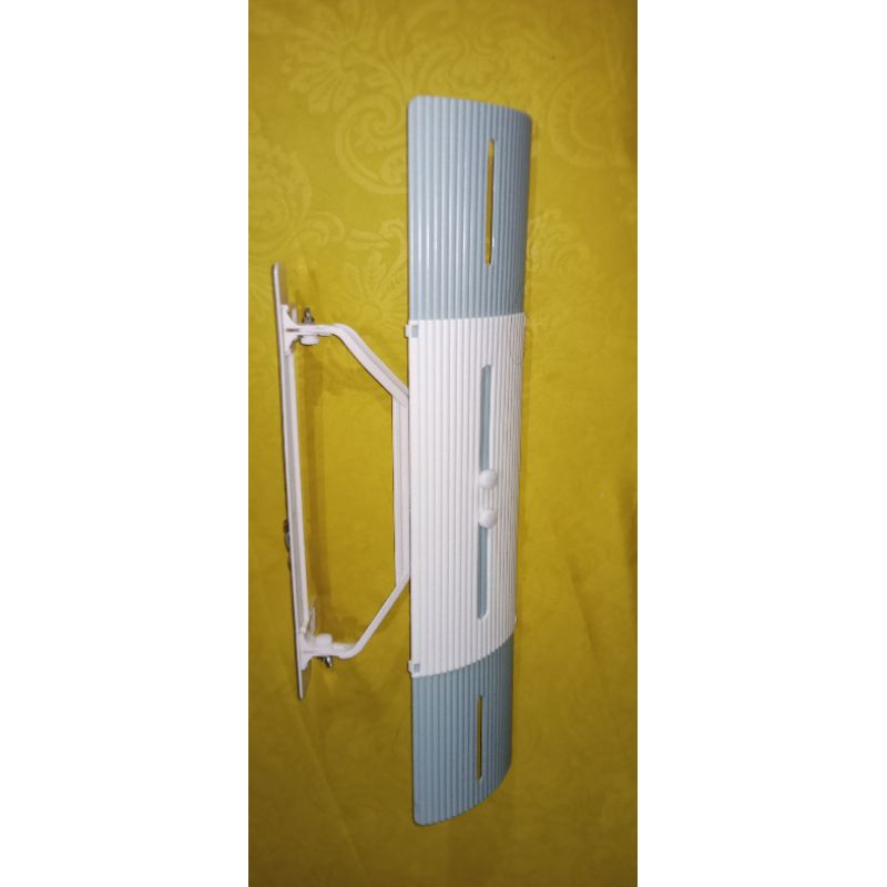 Jual penutup AC biru muda air conditioner wind retractable bekas bagus ...
