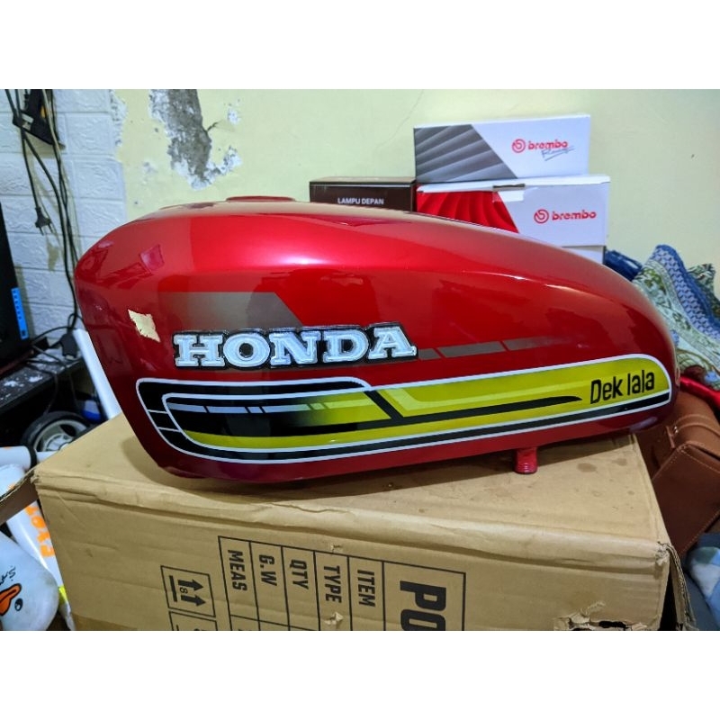 Jual TANKI HONDA CB 125 GRAFIS MERAH TANGKI MERAH GRAFIS | Shopee Indonesia