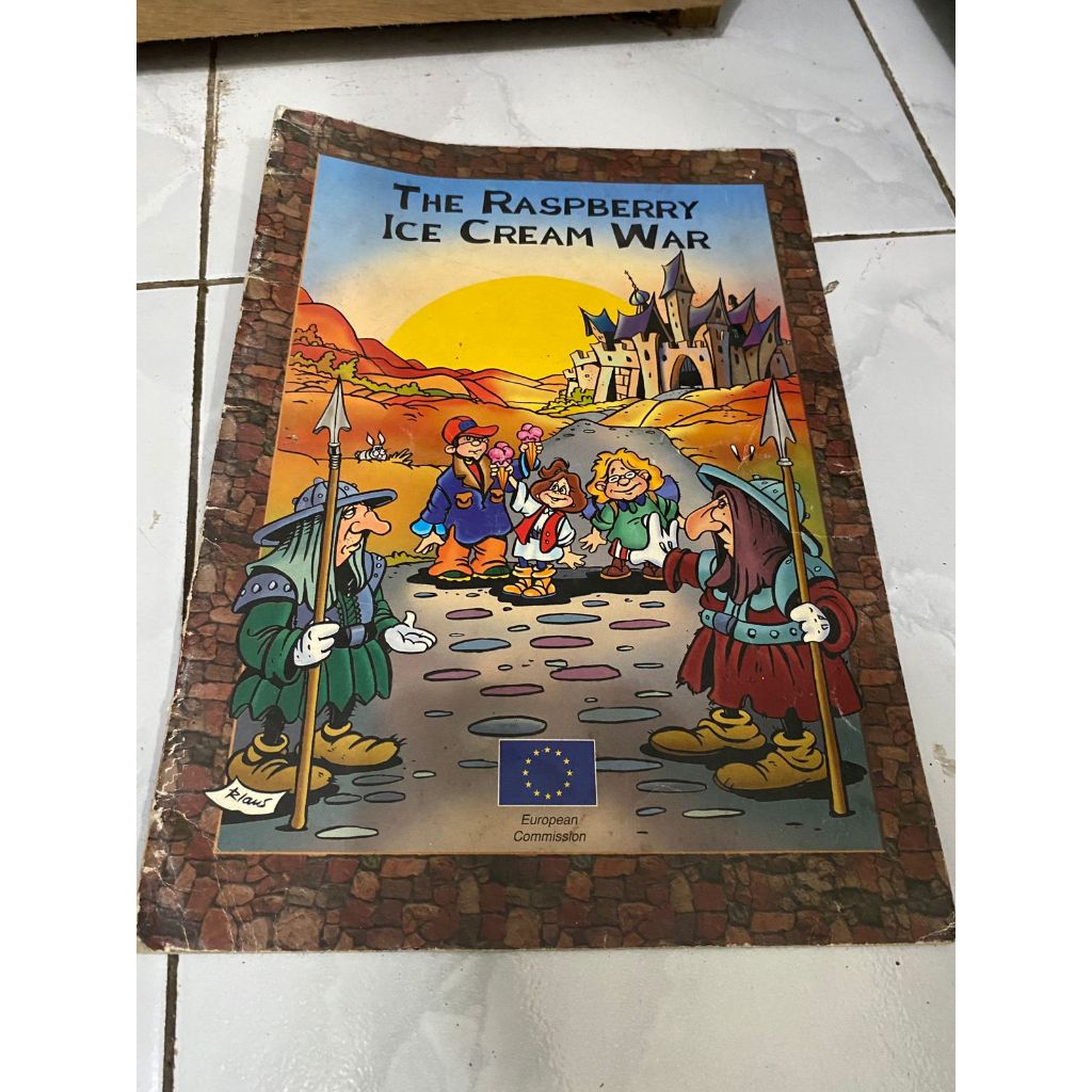 Jual Komik Bahasa inggris The Raspberry ice cream war | Shopee Indonesia