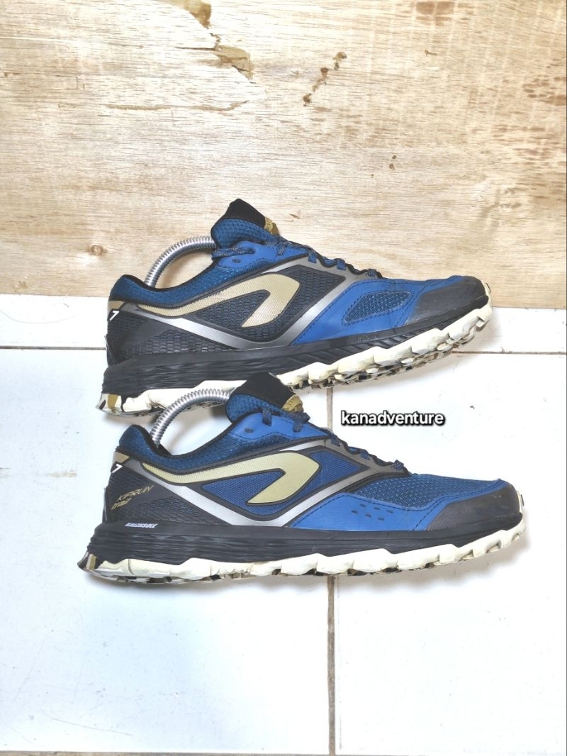 Jual Decathlon XT7 sepatu Trail Gunung | Shopee Indonesia