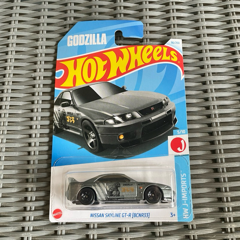 Jual Hot Wheels Nissan Skyline GT-R R32, BCNR33 R33 Godzilla Putih dan ...