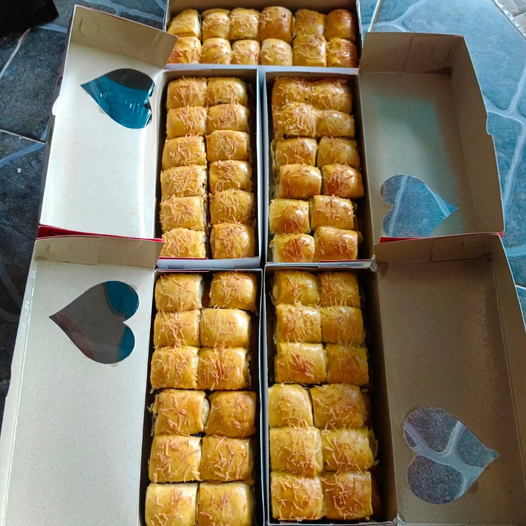 Jual (ORIGINAL) BOLEN PISANG CRISPY ISI 24 PCS OLEH-OLEH KHAS JEPARA ...