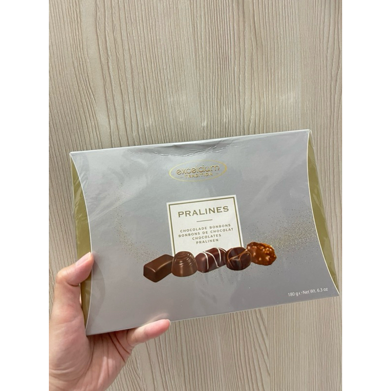 Jual Excelcium Pralines Chocolate Bonbons - Cokelat Singapore - Cokelat ...