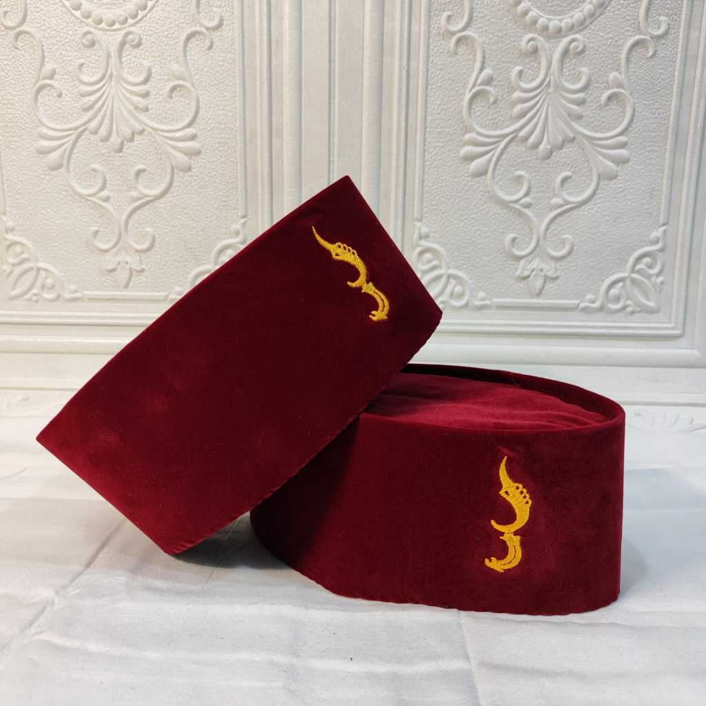 Jual PECI SONGKOK KOPIAH POLOS MERAH LOGO KUJANG MERAH TINGGI 9CM ...