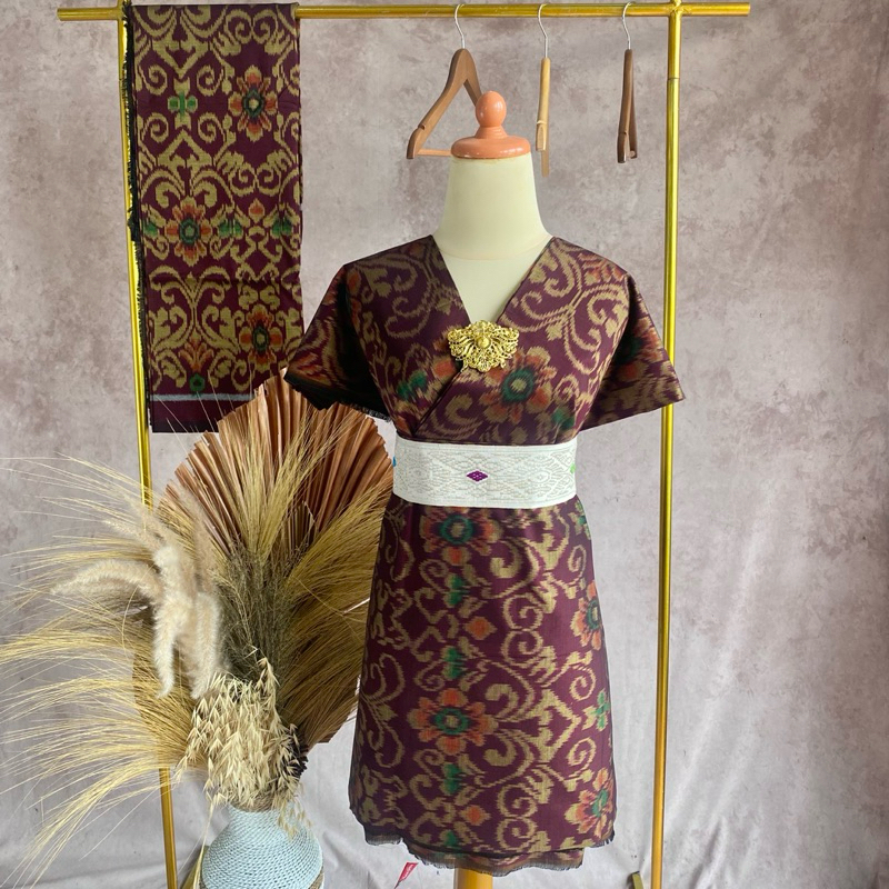 Jual KAIN TENUN ENDEK KHAS BALI MOTIF PATRA MARUN GRINGSING | Shopee ...