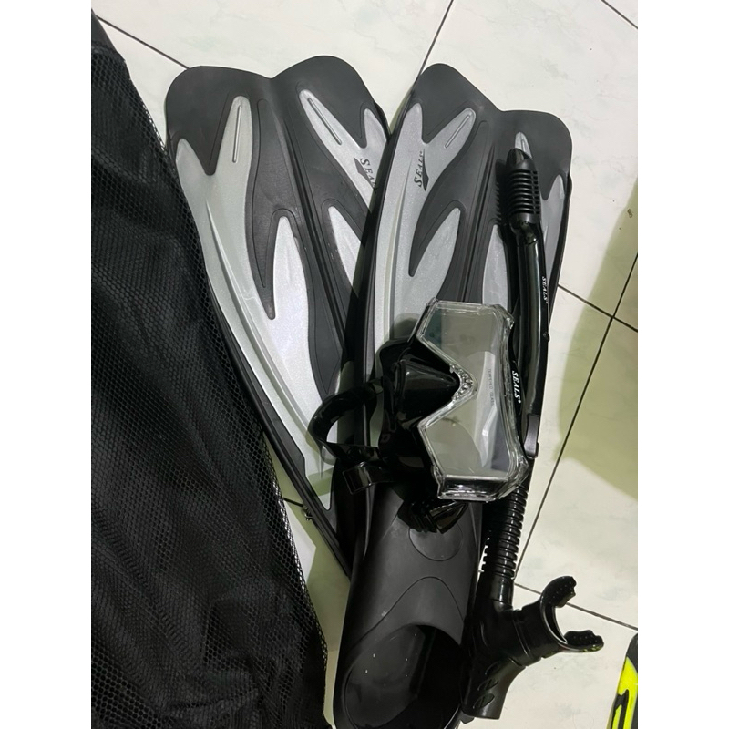 Jual Fin (Kaki Katak) dan Snorkling set Diving Seal / Fin Snorkling Seal / Fin Panjang | Shopee ...