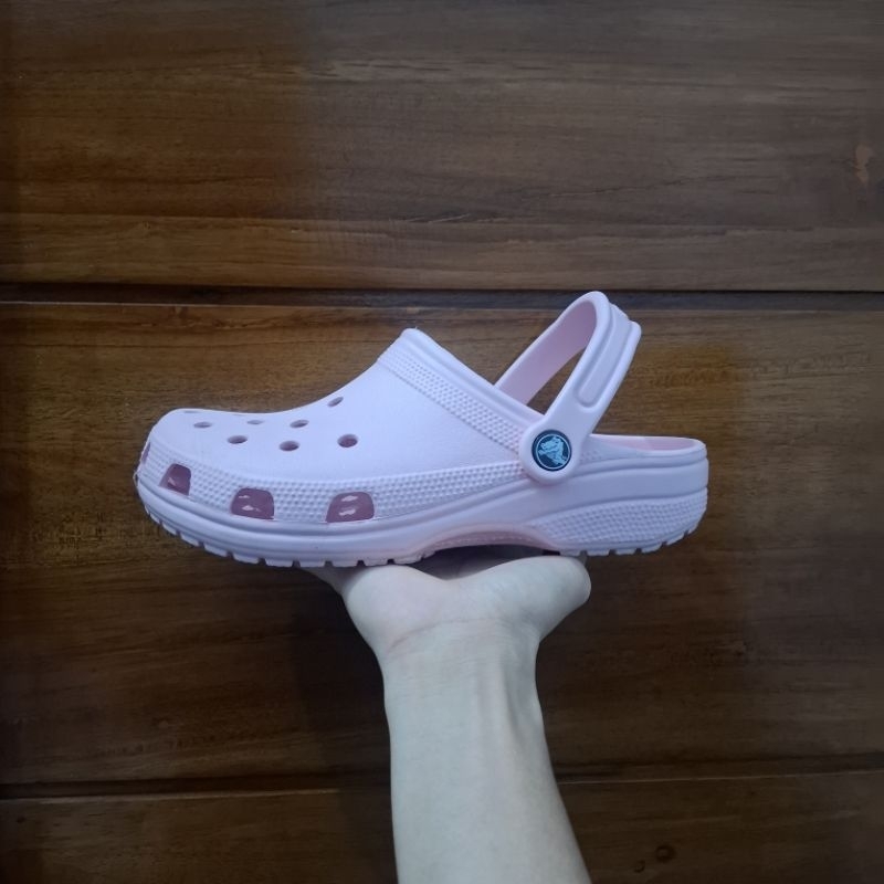 Jual Sandal Crocs/Crocs Classic Clog/Sepatu Sandal Crocs Classic Wanita ...