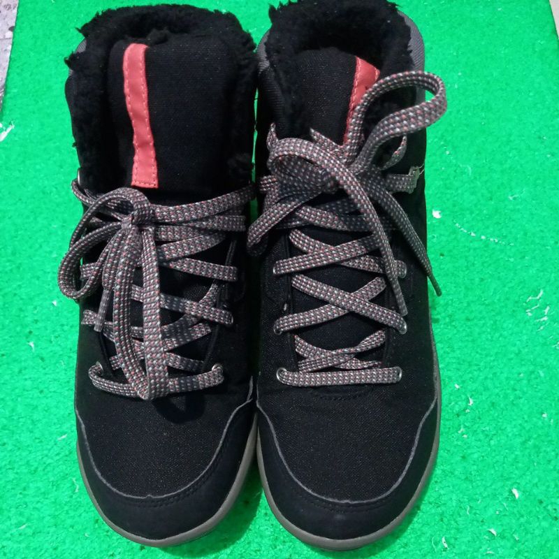 Jual Sepatu outdoor/gunung/hiking wanita Decathlon Quechua SH100 warm ...