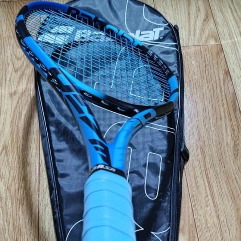 Jual RAKET TENIS LAPANGAN PRIA WANITA B PURE AERO BIRU LIST HITAM ...