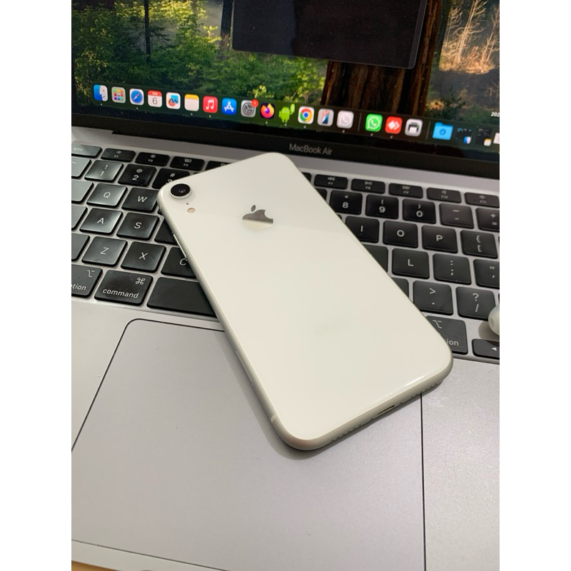 Jual iphone xr 64gb inter sim lock putih mulus ori | Shopee Indonesia