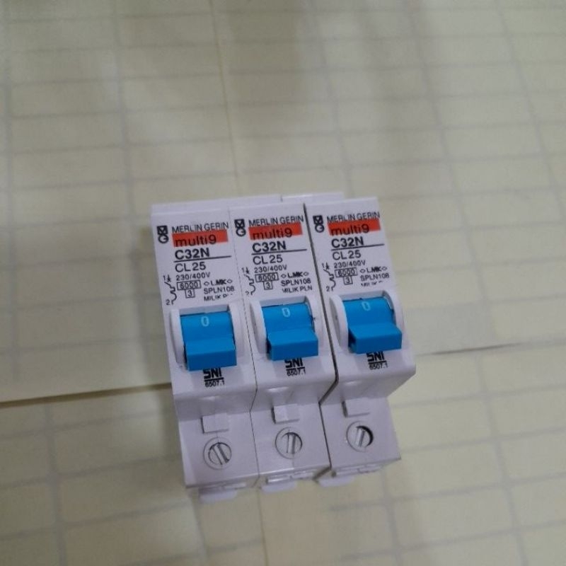 Jual mcb merlin gerin biru 25A | Shopee Indonesia