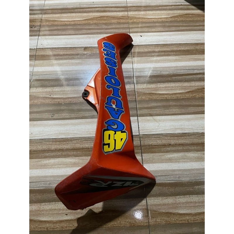 Jual sayap luar sebelah kiri Yamaha F1zr bekas ada minus yang saya ...