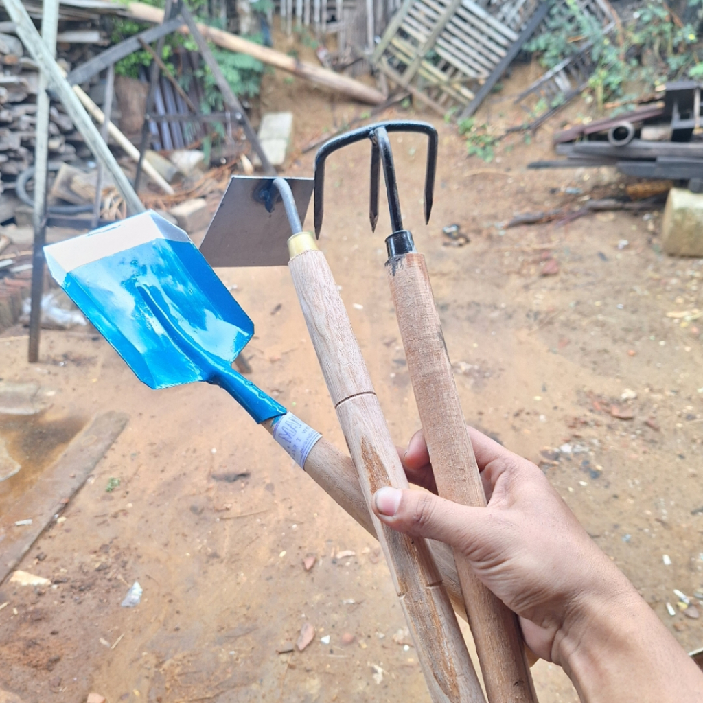 Jual Paket garuk cangkul 3pcs harga murah - cangkul tanah mini garuk ...