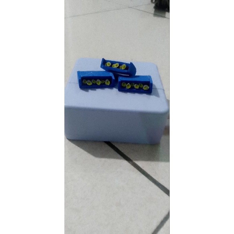 Jual corong basuri mini BIRU hanya asesoris miniatur bus | Shopee Indonesia
