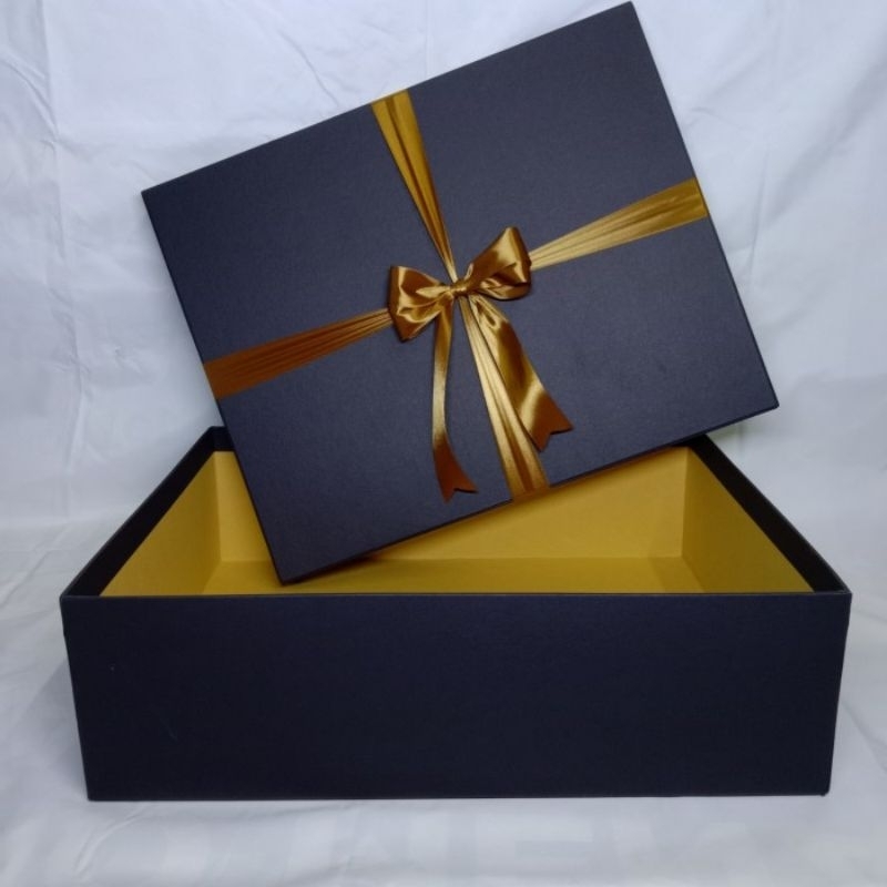 Jual Gift Box Medium + Kotak Hadiah + 40x30x10 cm + Berpita | Shopee ...