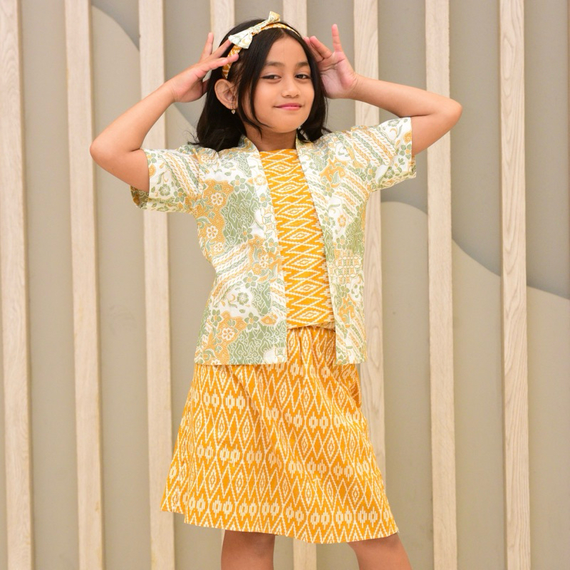 Jual MIGU KEBAYA LIVIA BATIK ANAK MERAH HITAM BIRU KUNING KUTUBARU ...